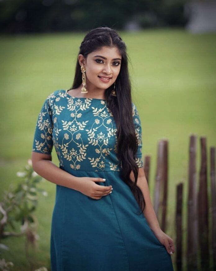 Ammu Abhirami Age, Height, Husband, Boyfriend, Family, Photos ...