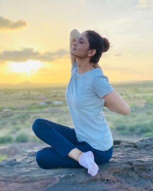 Geeta Rabari Age, date of birth, Husband, Family, education Biography ...