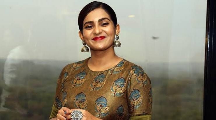 Parvathy Thiruvothu(Actress) Age, Height, Weight, Husband, Family ...