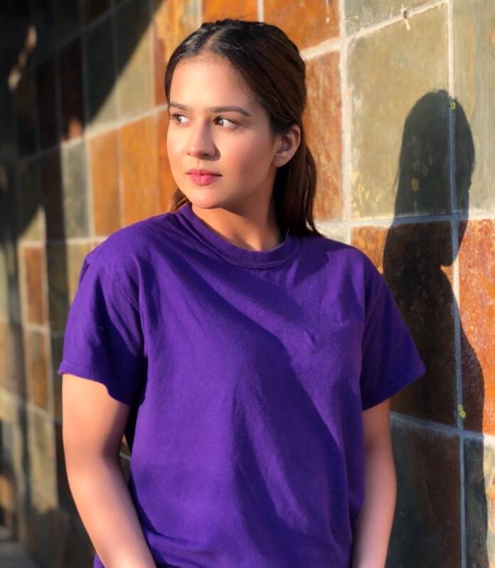 Roopi Gill उम्र - Age (2021), Wiki, जन्म तारीख (Date of Birth}, Family ...