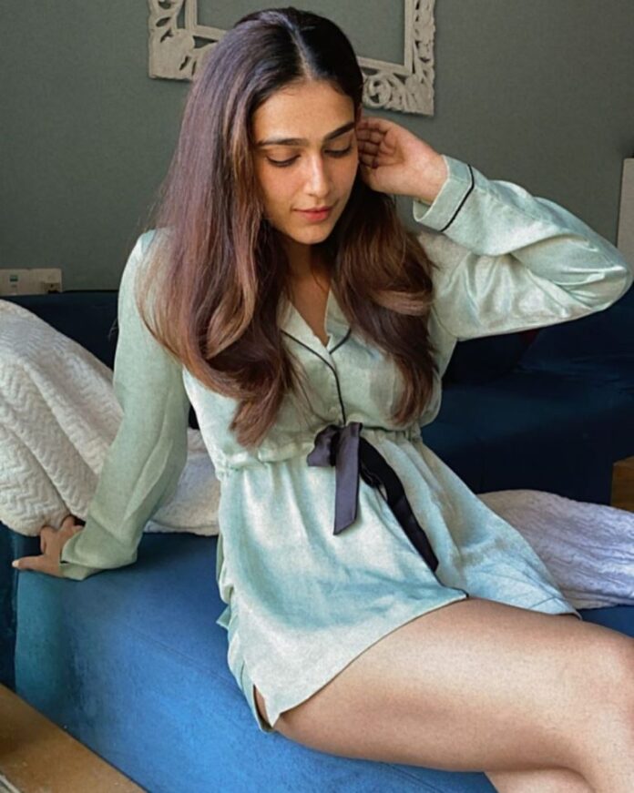 Aakanksha Singh Height, Weight, Age, Husband, family, Photos, Net Worth ...