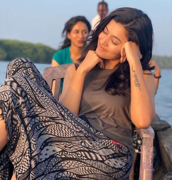 Anju Kurian (Actress) Age 2021, Hd Iimages, Family, Profile, Boyfriend, Biography hindi ...