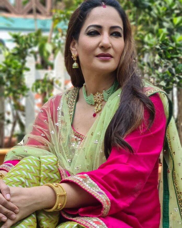 Rakshanda Khan (Actress) Height, Weight, Age, Boyfriend, Husband ...