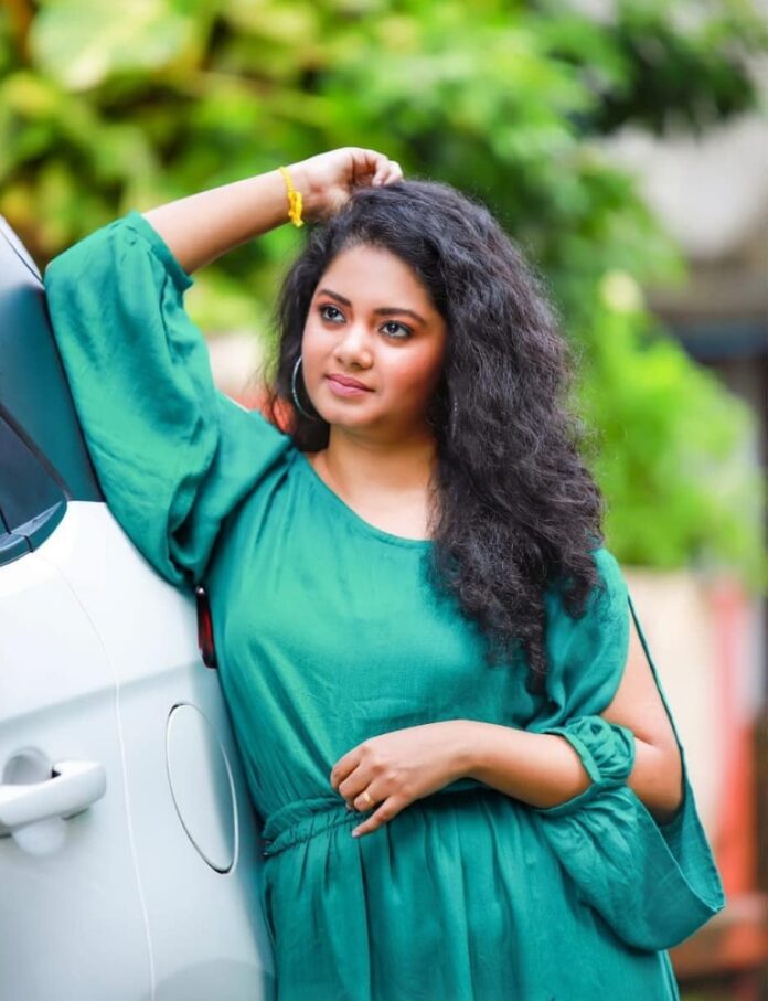 Anwesha (Singer) Biography, Age, Height, Boyfriend, Family, Caste, Wiki ...