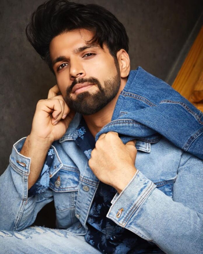 Rithvik Dhanjani Wife, Age, Family, Photos, Girlfriend, Father, Mother ...