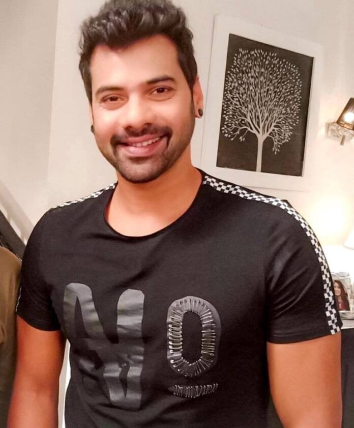 Shabbir Ahluwalia Wife, Age, Family, Photos, Height, children, Birthday ...