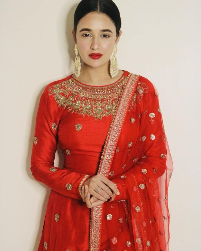 Yuvika Chaudhary Age, Husband, Net Worth, Birthday, Family, Photos ...