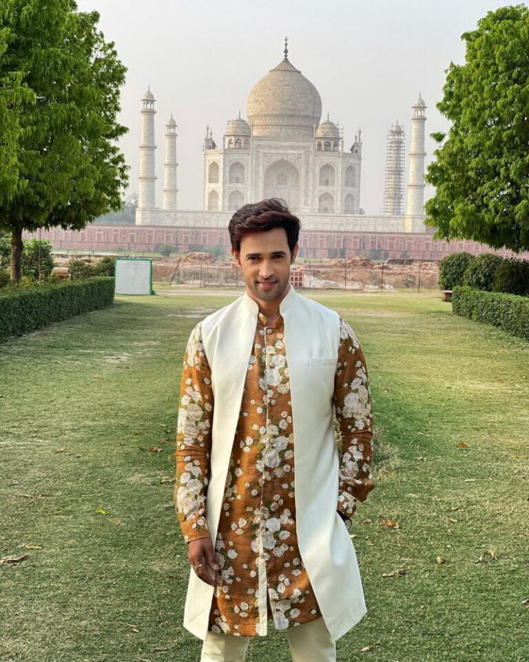 Karan Sharma Age, Wife, Birthday, Girlfriend, Family, Photos, Net Worth ...